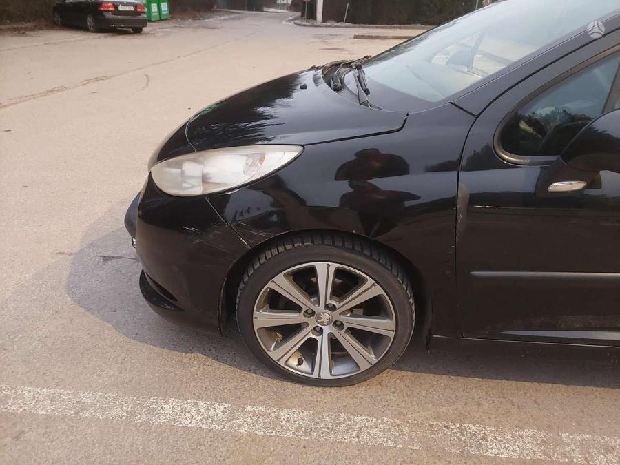 Black Peugeot 207 2007 in Vilnius, with an engine capacity of 1.60 L and mileage of 256 thousand km for 1150 €, photo 6 on AUTOMOTO.COM.LV
