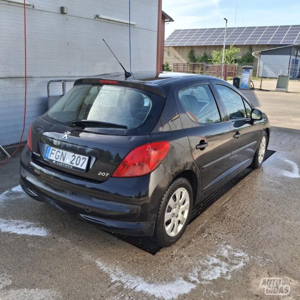Black Peugeot 207 2007 in Skuodas, with an engine capacity of 1.40 L and mileage of 240 thousand km for 1400 €, photo 3 on AUTOMOTO.COM.LV