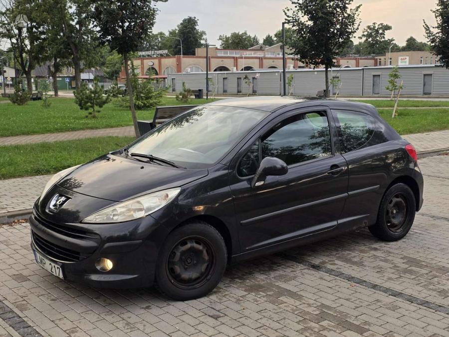 Black Peugeot 207 2007 in Ukmerge, with an engine capacity of 1.40 L and mileage of 407 thousand km for 350 €, photo 6 on AUTOMOTO.COM.LV