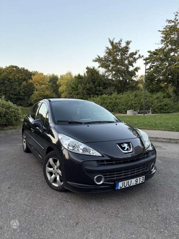 Black Peugeot 207 2007 in Kaunas, with an engine capacity of 1.56 L and mileage of 272 thousand km for 1300 €, photo 1 on AUTOMOTO.COM.LV