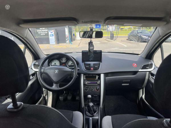 Melns Peugeot 207 2007 Viļņa, ar dzinēja tilpumu 1.40 L un nobraukumu 251 tūkst. km par 950 €, foto 11 vietnē AUTOMOTO.COM.LV