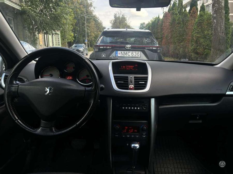 Черный Пежо 207 2007 в Вильнюс, объемом двигателя 1.60 л и пробегом 165 тыс. км за 1650 €, фото 12 на AUTOMOTO.COM.LV