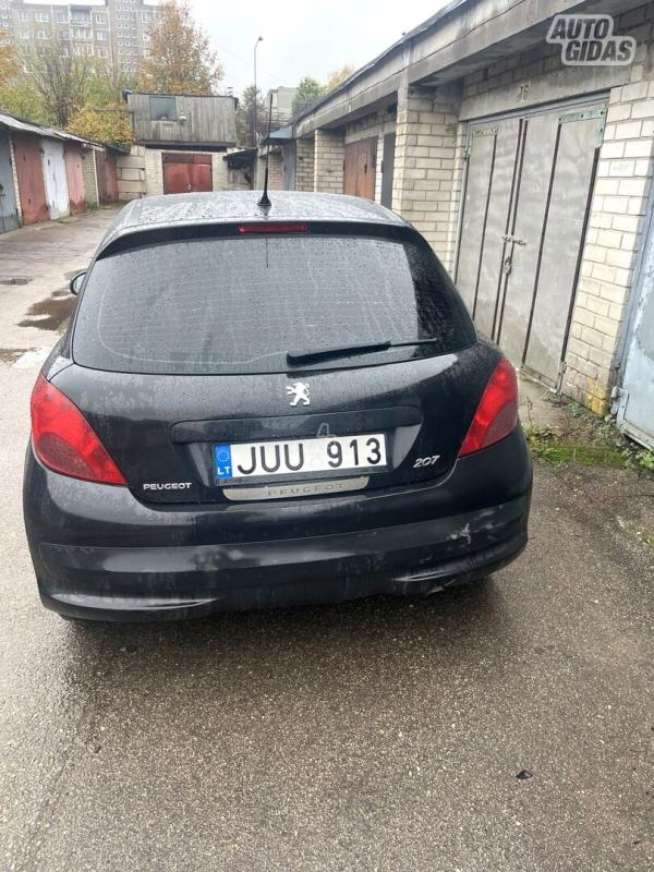 Пежо 207 2007 в Каунас на AUTOMOTO.COM.LV Черный Пежо 207 2007 в Каунас, объемом двигателя 1.60 л и пробегом 273 тыс. км за 700 €, фото 3 на AUTOMOTO.COM.LV