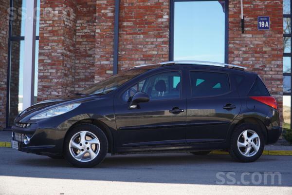 Black Peugeot 207 2008 in Riga, with an engine capacity of 1.60 L and mileage of 224 thousand km for 990 €, photo 2 on AUTOMOTO.COM.LV