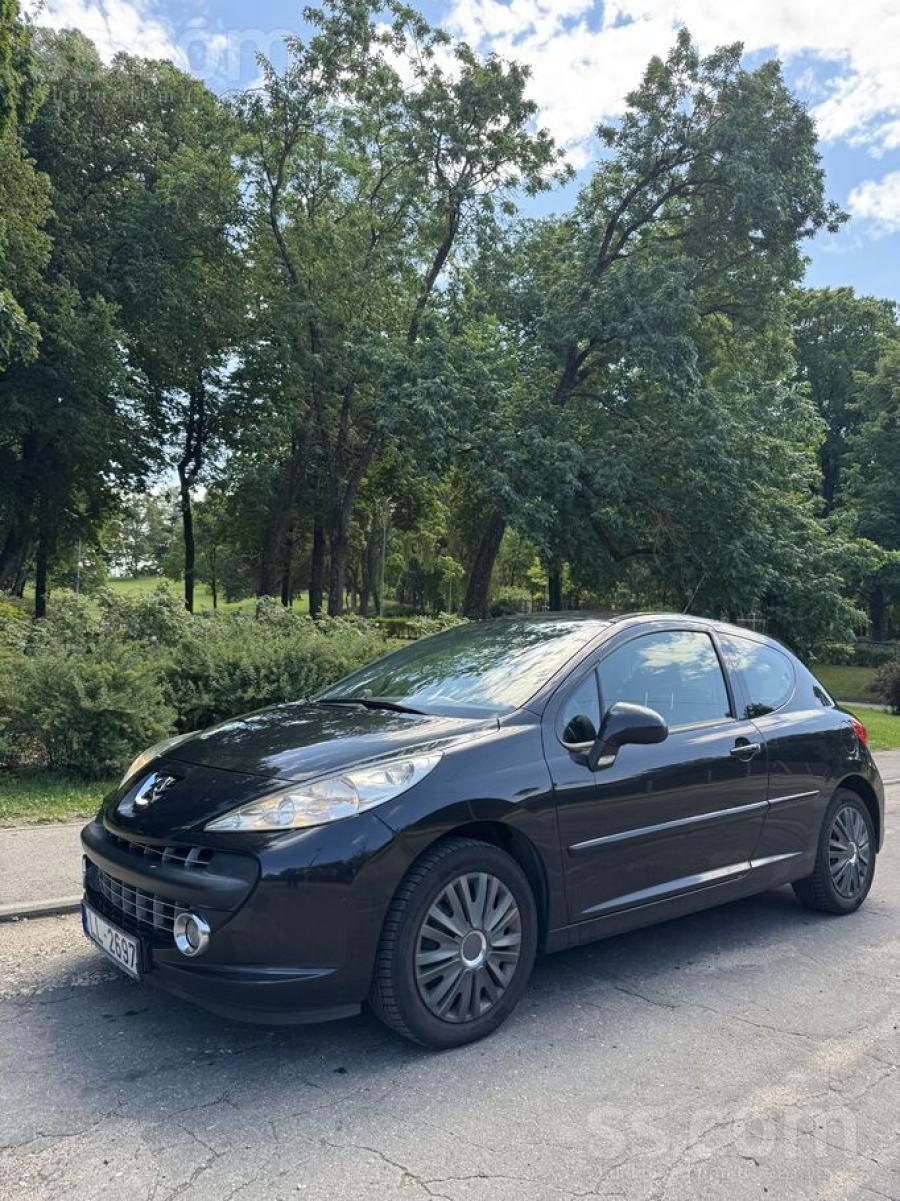Black Peugeot 207 2008 in Riga, with an engine capacity of 1.60 L and mileage of 155 thousand km for 2490 €, photo 1 on AUTOMOTO.COM.LV
