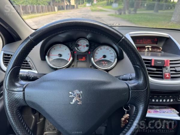 Black Peugeot 207 2008 in Riga, with an engine capacity of 1.60 L and mileage of 155 thousand km for 2490 €, photo 7 on AUTOMOTO.COM.LV