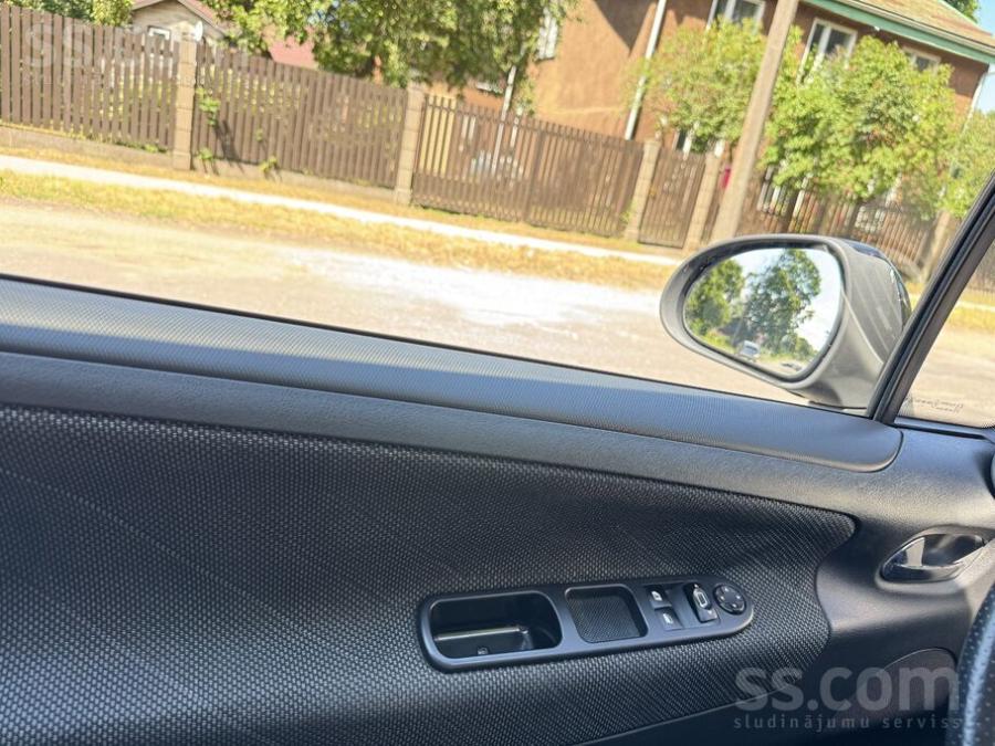Black Peugeot 207 2008 in Riga, with an engine capacity of 1.60 L and mileage of 155 thousand km for 2490 €, photo 14 on AUTOMOTO.COM.LV