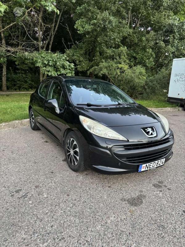 Peugeot 207 2008 in Vilnius on AUTOMOTO.COM.LV Black Peugeot 207 2008 in Vilnius, with an engine capacity of 1.60 L and mileage of 274 thousand km for 1200 €, photo 5 on AUTOMOTO.COM.LV