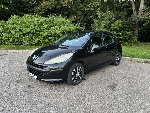 Peugeot 207 2008 in Vilnius on AUTOMOTO.COM.LV Black Peugeot 207 2008 in Vilnius, with an engine capacity of 1.60 L and mileage of 274 thousand km for 1200 €, photo 6 on AUTOMOTO.COM.LV