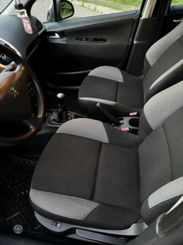 Peugeot 207 2008 in Vilnius on AUTOMOTO.COM.LV Black Peugeot 207 2008 in Vilnius, with an engine capacity of 1.60 L and mileage of 274 thousand km for 1200 €, photo 10 on AUTOMOTO.COM.LV