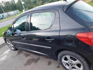 Black Peugeot 207 2008 in Alytus, with an engine capacity of 1.36 L and mileage of 222 thousand km for 950 €, photo 3 on AUTOMOTO.COM.LV