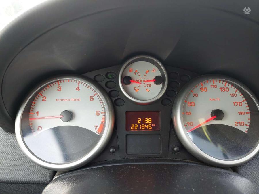 Black Peugeot 207 2008 in Alytus, with an engine capacity of 1.36 L and mileage of 222 thousand km for 950 €, photo 5 on AUTOMOTO.COM.LV