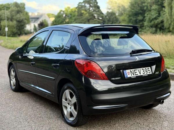 Black Peugeot 207 2009 in Vilnius, with an engine capacity of 1.60 L and mileage of 291 thousand km for 2200 €, photo 6 on AUTOMOTO.COM.LV