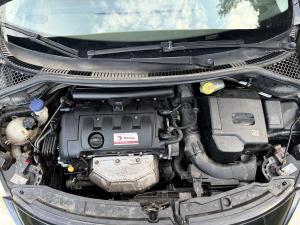 Black Peugeot 207 2009 in Vilnius, with an engine capacity of 1.60 L and mileage of 291 thousand km for 2200 €, photo 16 on AUTOMOTO.COM.LV