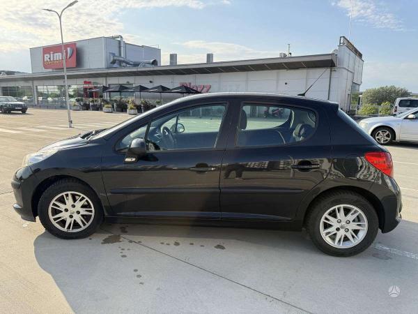 Black Peugeot 207 2009 in Vilnius, with an engine capacity of 1.56 L and mileage of 270 thousand km for 997 €, photo 5 on AUTOMOTO.COM.LV