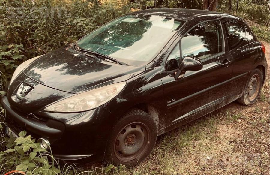 Melns Peugeot 207 2009 Ogre, ar dzinēja tilpumu 1.60 L un nobraukumu 350 tūkst. km par 850 €, foto 1 vietnē AUTOMOTO.COM.LV