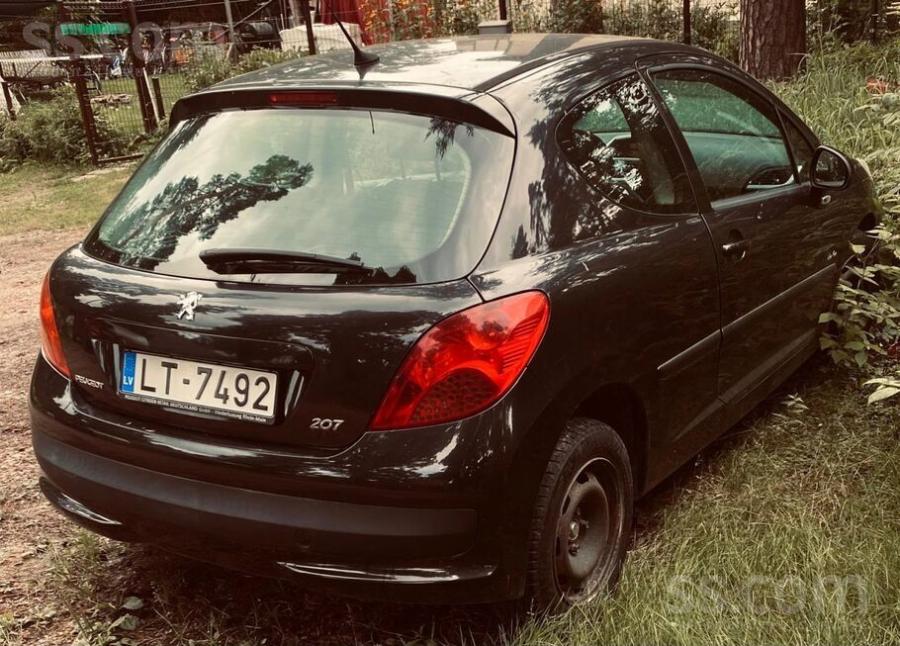 Melns Peugeot 207 2009 Ogre, ar dzinēja tilpumu 1.60 L un nobraukumu 350 tūkst. km par 850 €, foto 3 vietnē AUTOMOTO.COM.LV