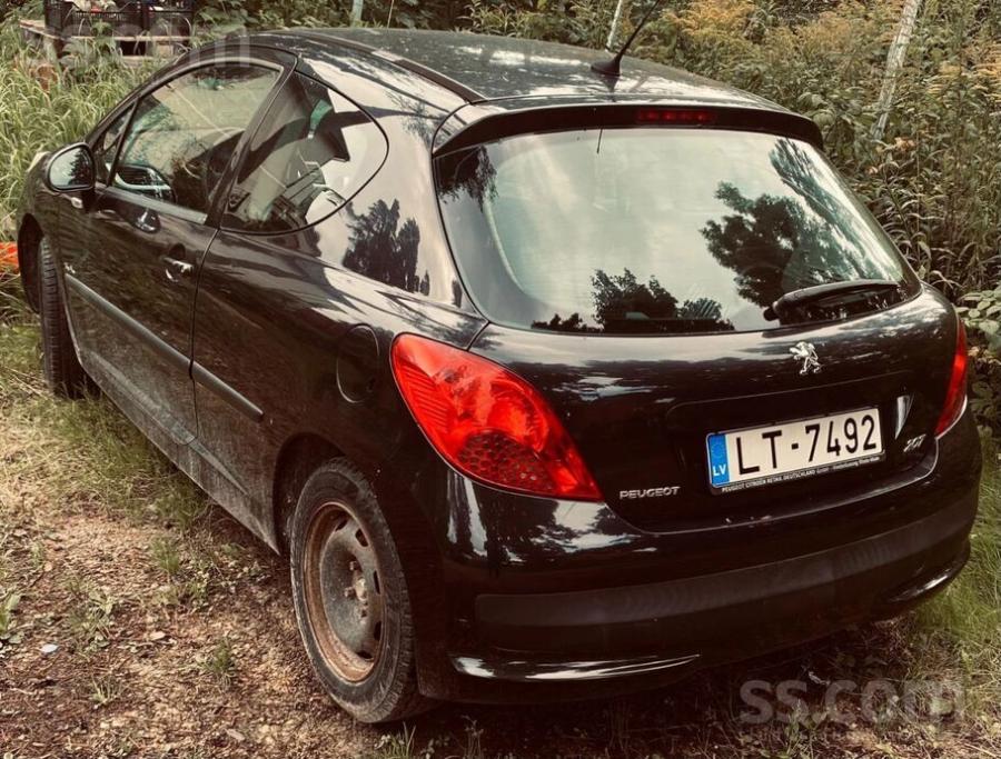 Melns Peugeot 207 2009 Ogre, ar dzinēja tilpumu 1.60 L un nobraukumu 350 tūkst. km par 850 €, foto 4 vietnē AUTOMOTO.COM.LV