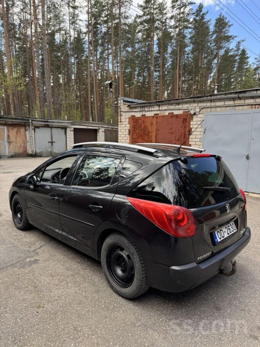 Black Peugeot 207 2007 in Riga, with an engine capacity of 1.60 L and mileage of 360 thousand km for 1770 €, photo 4 on AUTOMOTO.COM.LV