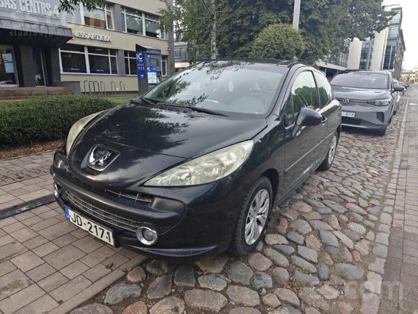 Black Peugeot 207 2007 in Riga, with an engine capacity of 1.60 L and mileage of 200 thousand km for 1000 €, photo 1 on AUTOMOTO.COM.LV