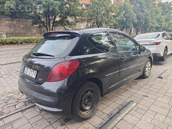 Black Peugeot 207 2007 in Riga, with an engine capacity of 1.60 L and mileage of 200 thousand km for 1000 €, photo 3 on AUTOMOTO.COM.LV