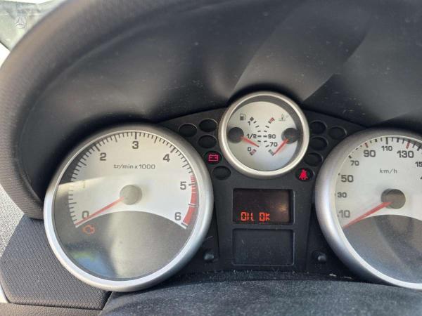 Black Peugeot 207 2008 in Panevezys, with an engine capacity of 1.56 L and mileage of 213 thousand km for 1000 €, photo 5 on AUTOMOTO.COM.LV