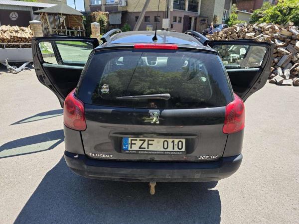 Black Peugeot 207 2008 in Panevezys, with an engine capacity of 1.56 L and mileage of 213 thousand km for 1000 €, photo 9 on AUTOMOTO.COM.LV