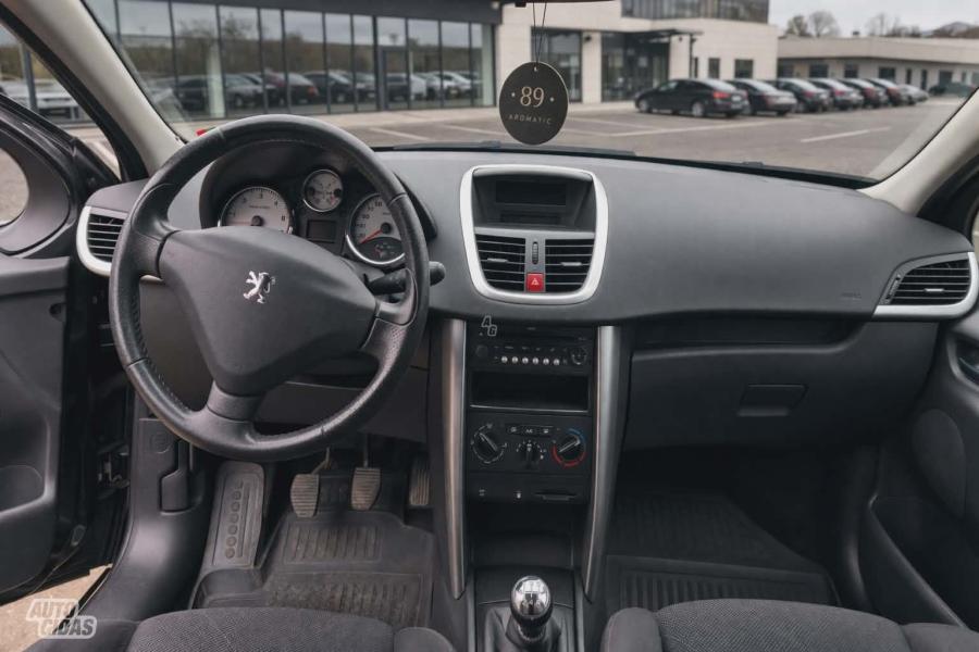 Melns Peugeot 207 2009 Kauņa, ar dzinēja tilpumu 1.60 L un nobraukumu 245 tūkst. km par 1400 €, foto 6 vietnē AUTOMOTO.COM.LV