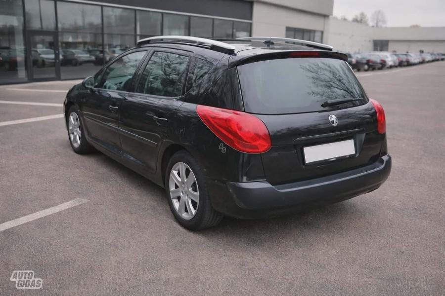 Melns Peugeot 207 2009 Kauņa, ar dzinēja tilpumu 1.60 L un nobraukumu 245 tūkst. km par 1400 €, foto 9 vietnē AUTOMOTO.COM.LV