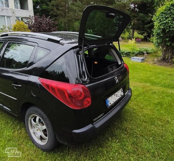 Black Peugeot 207 2010 in Vilnius, with an engine capacity of 1.60 L and mileage of 167 thousand km for 3500 €, photo 6 on AUTOMOTO.COM.LV