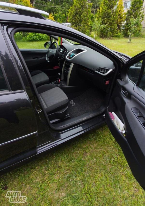 Black Peugeot 207 2010 in Vilnius, with an engine capacity of 1.60 L and mileage of 167 thousand km for 3500 €, photo 8 on AUTOMOTO.COM.LV