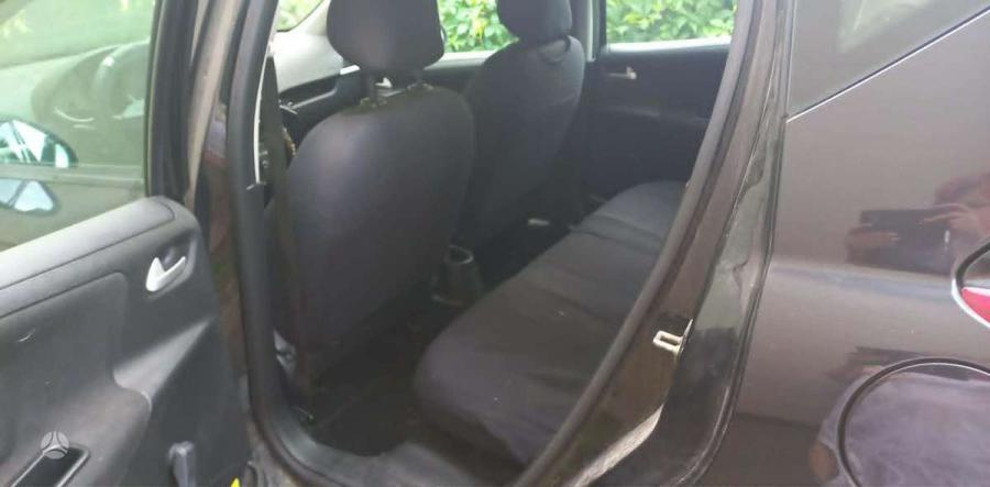Melns Peugeot 207 2010 Klaipėda, ar dzinēja tilpumu 1.40 L un nobraukumu 33 tūkst. km par 850 €, foto 5 vietnē AUTOMOTO.COM.LV