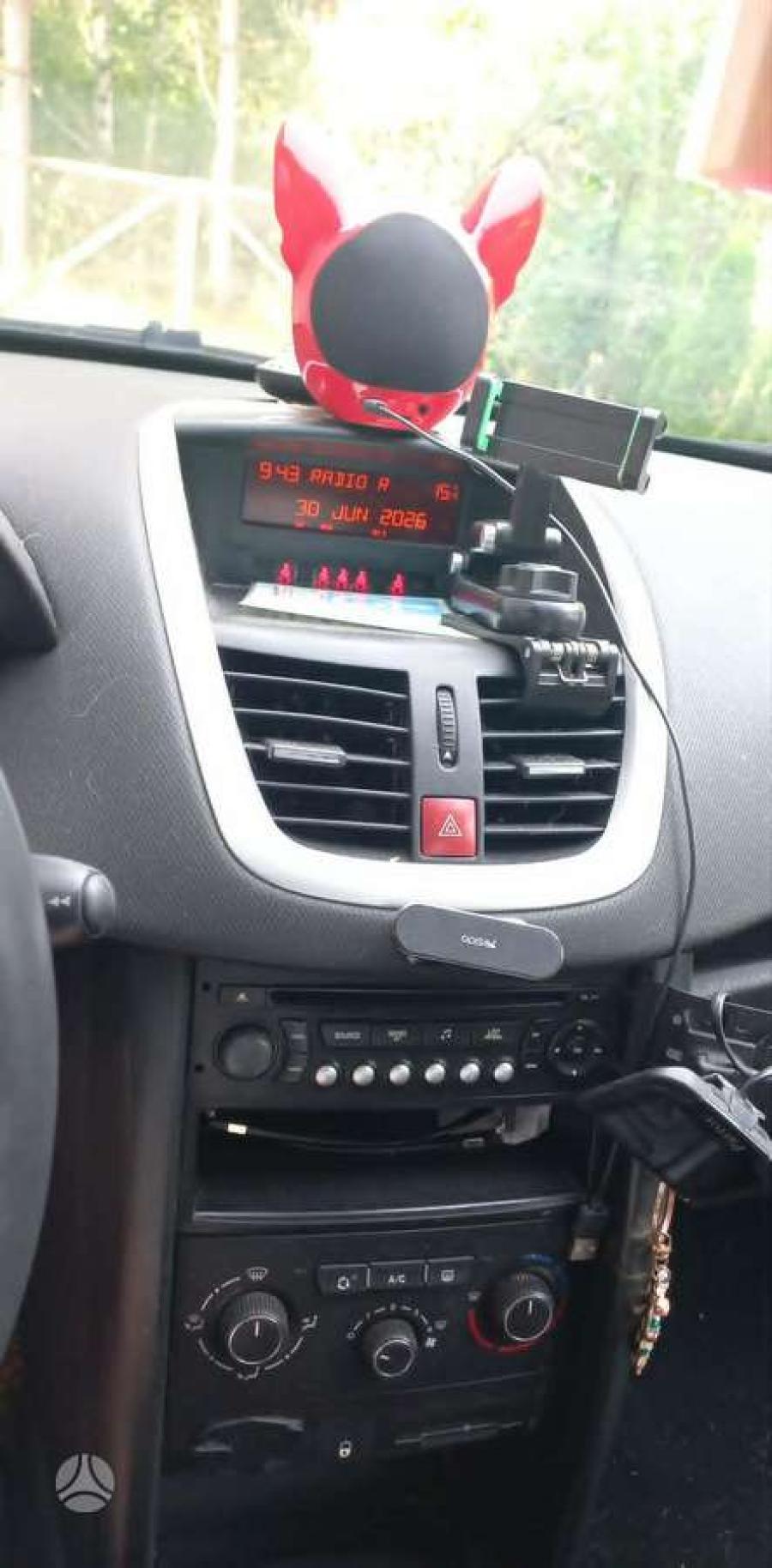 Melns Peugeot 207 2010 Klaipėda, ar dzinēja tilpumu 1.40 L un nobraukumu 33 tūkst. km par 850 €, foto 6 vietnē AUTOMOTO.COM.LV