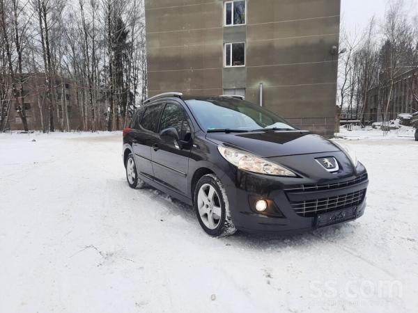 Black Peugeot 207 2011 in Riga, with an engine capacity of 1.60 L and mileage of 99 thousand km for 3200 €, photo 2 on AUTOMOTO.COM.LV
