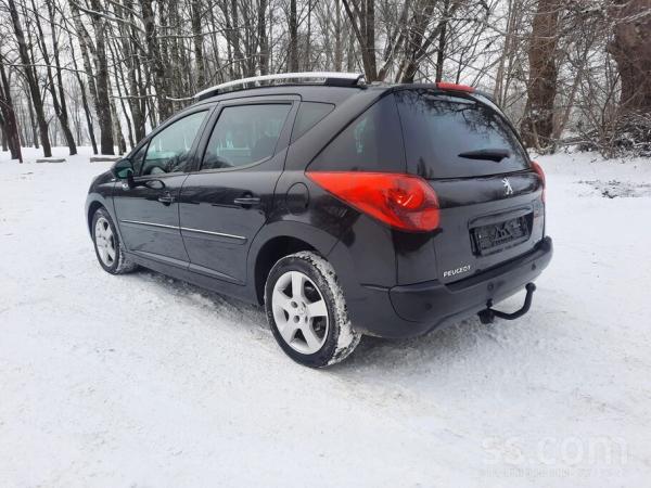 Black Peugeot 207 2011 in Riga, with an engine capacity of 1.60 L and mileage of 99 thousand km for 3200 €, photo 4 on AUTOMOTO.COM.LV