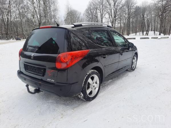 Black Peugeot 207 2011 in Riga, with an engine capacity of 1.60 L and mileage of 99 thousand km for 3200 €, photo 5 on AUTOMOTO.COM.LV