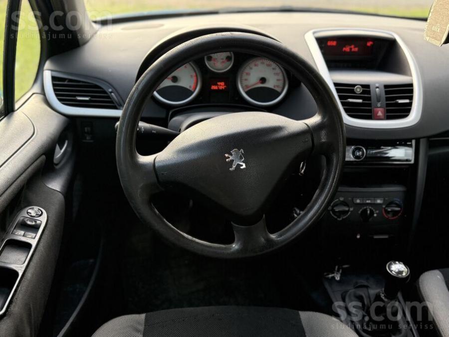 Zils Peugeot 207 2006 Kuldīga, ar dzinēja tilpumu 1.60 L un nobraukumu 267 tūkst. km par 800 €, foto 8 vietnē AUTOMOTO.COM.LV
