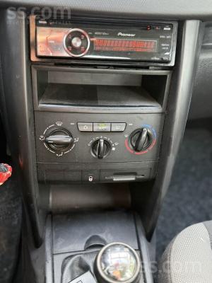 Zils Peugeot 207 2006 Kuldīga, ar dzinēja tilpumu 1.60 L un nobraukumu 267 tūkst. km par 800 €, foto 14 vietnē AUTOMOTO.COM.LV