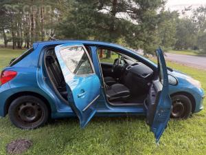 Zils Peugeot 207 2006 Kuldīga, ar dzinēja tilpumu 1.60 L un nobraukumu 267 tūkst. km par 800 €, foto 15 vietnē AUTOMOTO.COM.LV
