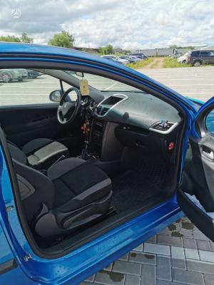 Blue Peugeot 207 2007 in Siauliai, with an engine capacity of 1.40 L and mileage of 231 thousand km for 1600 €, photo 8 on AUTOMOTO.COM.LV
