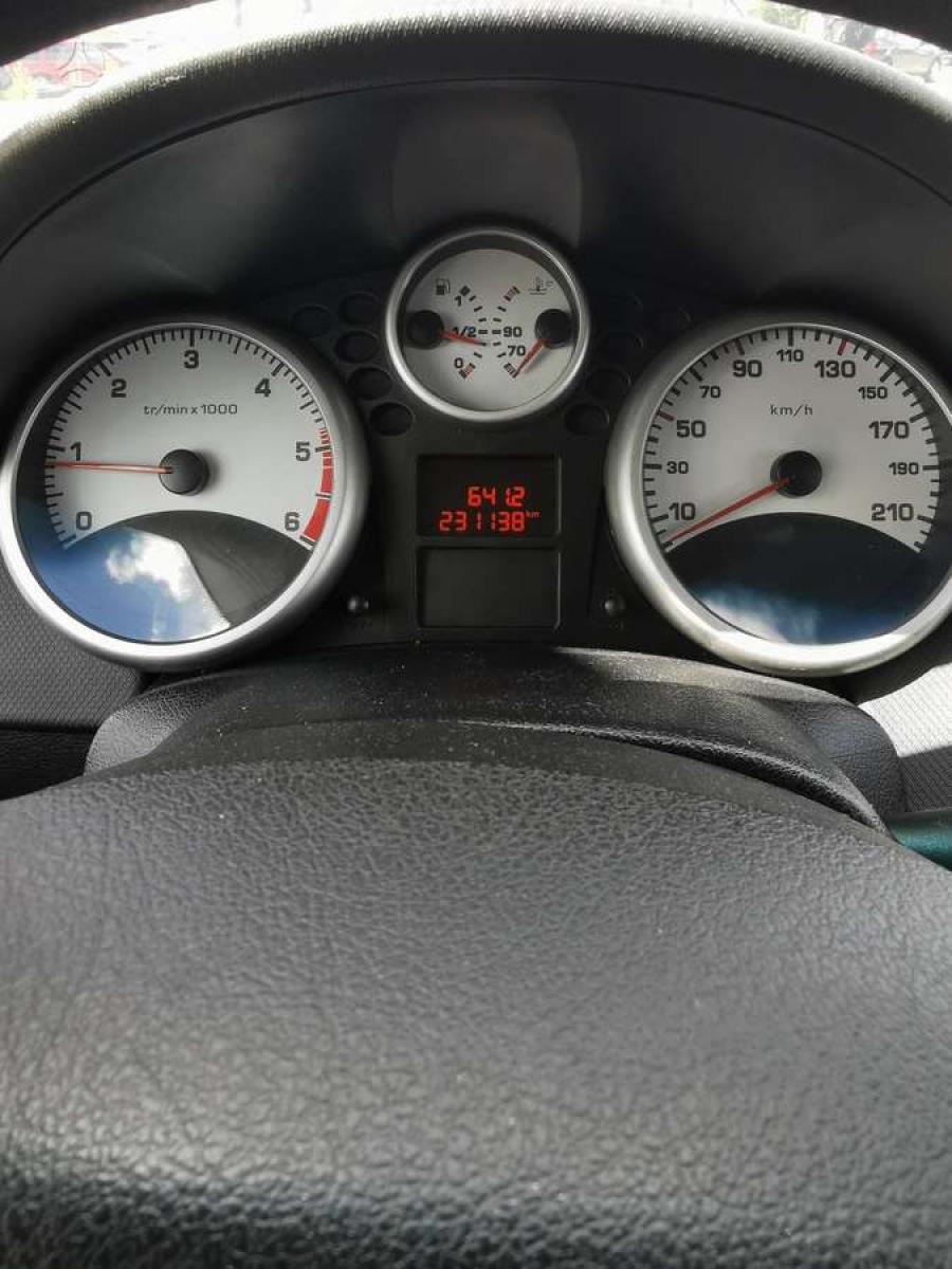 Blue Peugeot 207 2007 in Siauliai, with an engine capacity of 1.40 L and mileage of 231 thousand km for 1600 €, photo 12 on AUTOMOTO.COM.LV