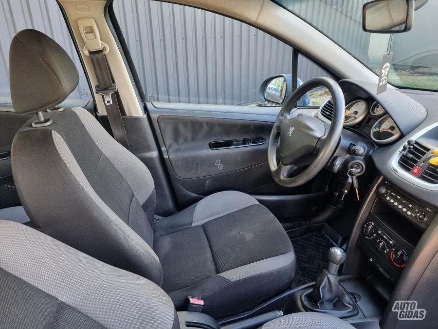 Blue Peugeot 207 2009 in Kaunas, with an engine capacity of 1.40 L and mileage of 270 thousand km for 1100 €, photo 6 on AUTOMOTO.COM.LV