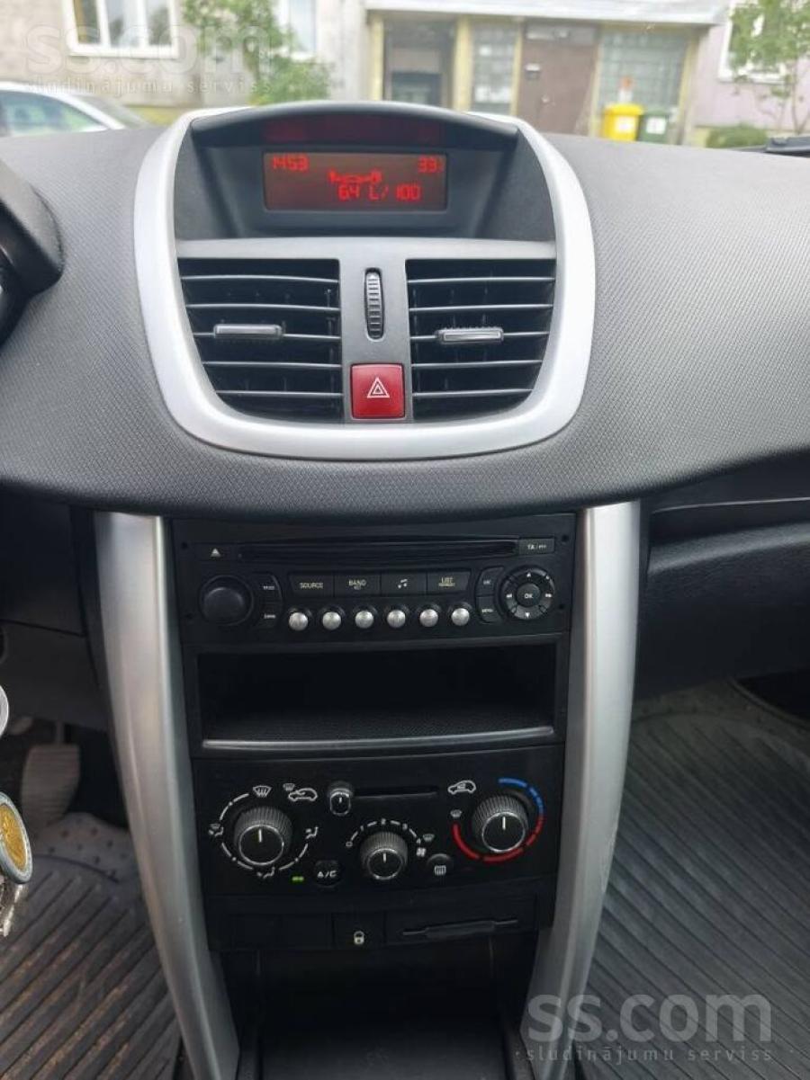 Zils Peugeot 207 2011 Rīga, ar dzinēja tilpumu 1.40 L un nobraukumu 99 tūkst. km par 2200 €, foto 11 vietnē AUTOMOTO.COM.LV