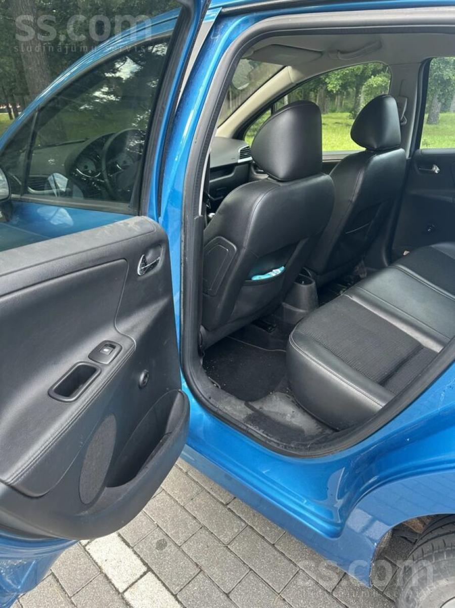 Blue Peugeot 207 2012 in Riga, with an engine capacity of 1.60 L and mileage of 157 thousand km for 2900 €, photo 11 on AUTOMOTO.COM.LV