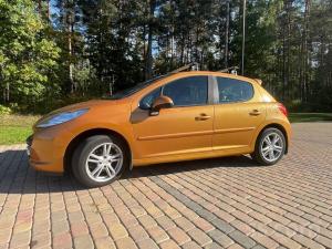 Brūns Peugeot 207 2007 Rīga, ar dzinēja tilpumu 1.60 L un nobraukumu 122 tūkst. km par 2300 €, foto  vietnē AUTOMOTO.COM.LV