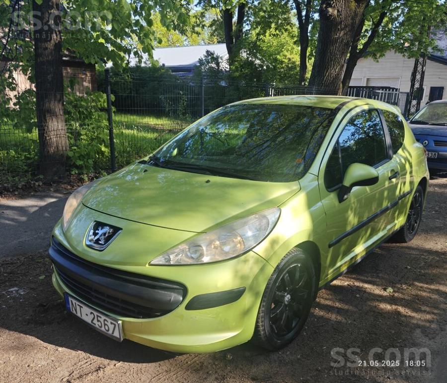 Green Peugeot 207 2006 in Riga, with an engine capacity of 1.40 L and mileage of 311 thousand km for 850 €, photo 2 on AUTOMOTO.COM.LV