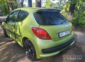 Green Peugeot 207 2006 in Riga, with an engine capacity of 1.40 L and mileage of 311 thousand km for 850 €, photo 4 on AUTOMOTO.COM.LV