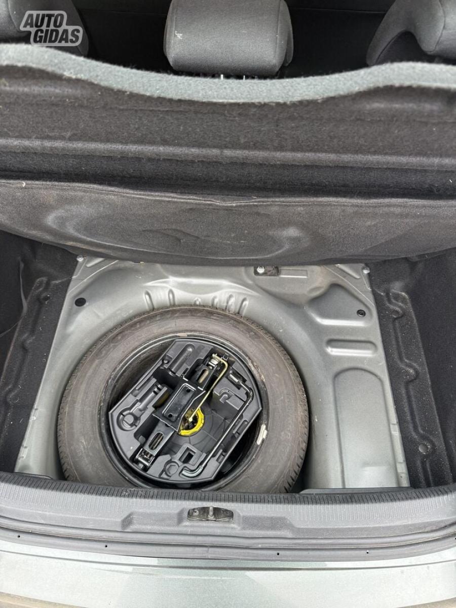 Zaļš Peugeot 207 2006 Raseiniai, ar dzinēja tilpumu 1.40 L un nobraukumu 106 tūkst. km par 1200 €, foto 12 vietnē AUTOMOTO.COM.LV