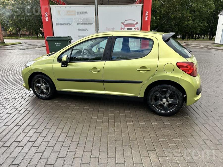 Green Peugeot 207 2006 in Ludza, with an engine capacity of 1.60 L and mileage of 279 thousand km for 890 €, photo 4 on AUTOMOTO.COM.LV
