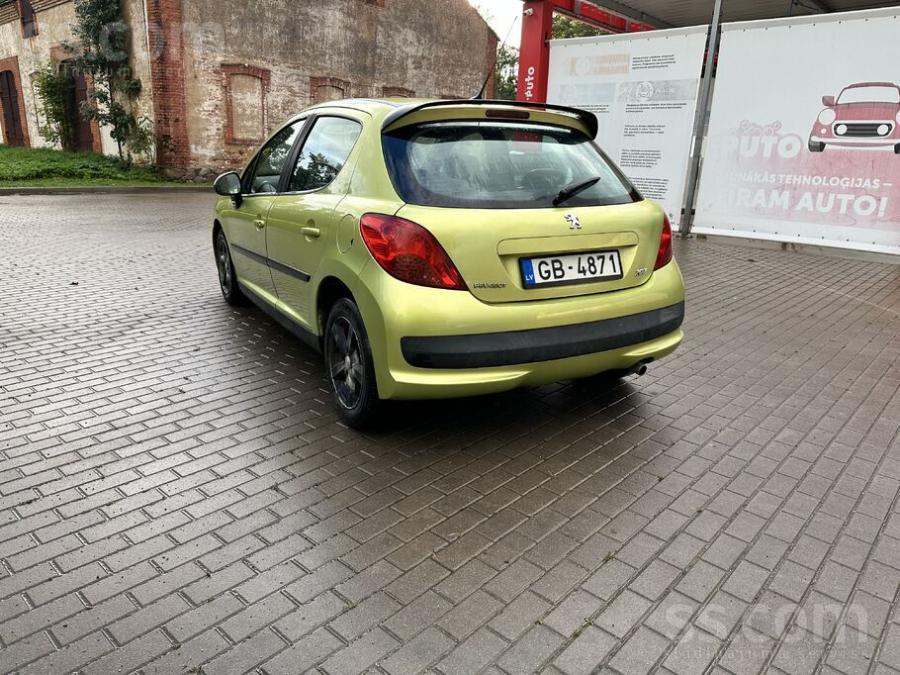 Green Peugeot 207 2006 in Ludza, with an engine capacity of 1.60 L and mileage of 279 thousand km for 890 €, photo 6 on AUTOMOTO.COM.LV